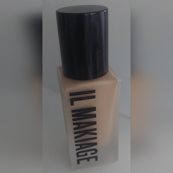 IL MAKIAGE | Makeup | Il Makiage Foundation I Woke Up Like This 4 ...